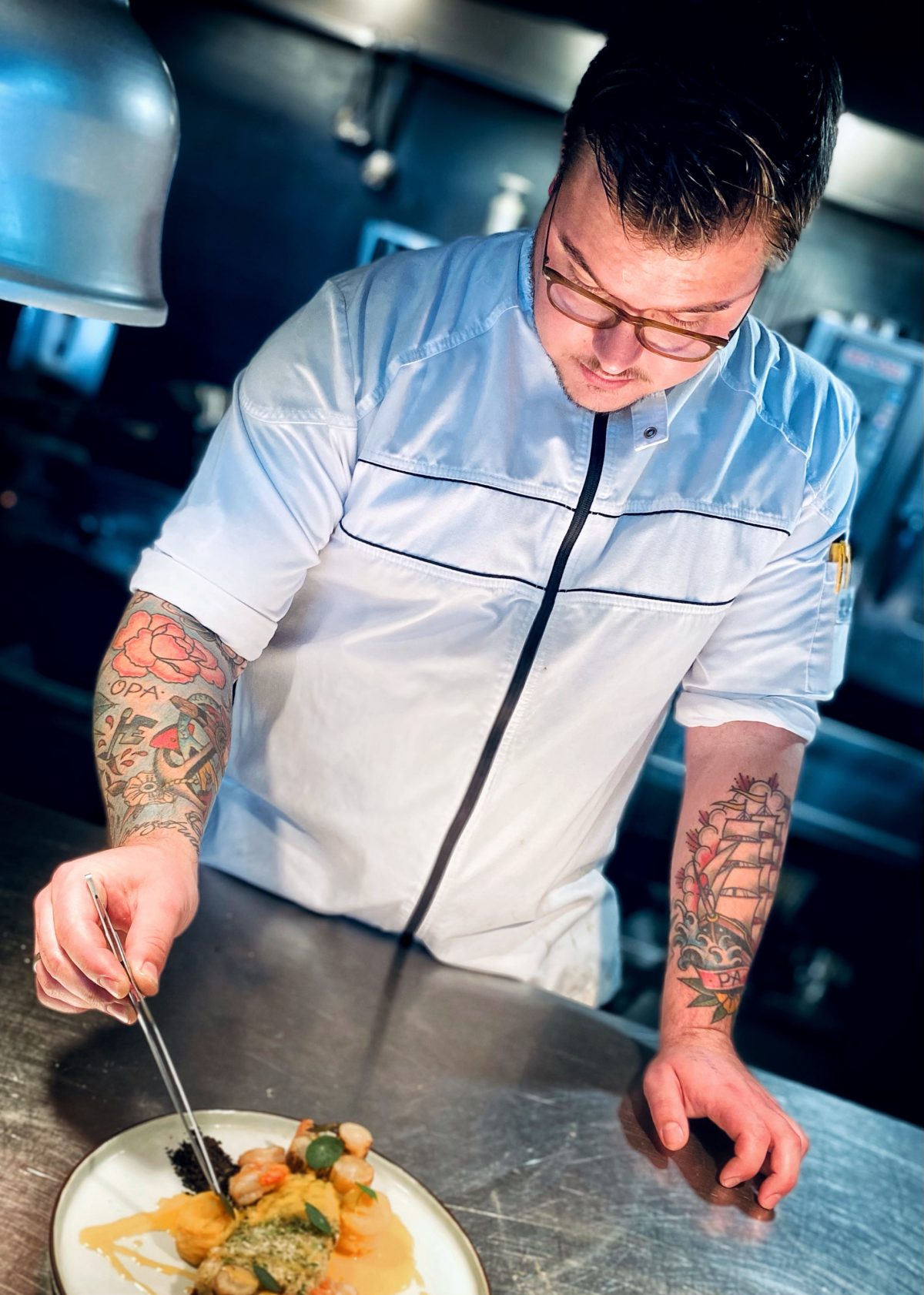 Even voorstellen: Bas, Chef Kok - Mennoos Kookerij